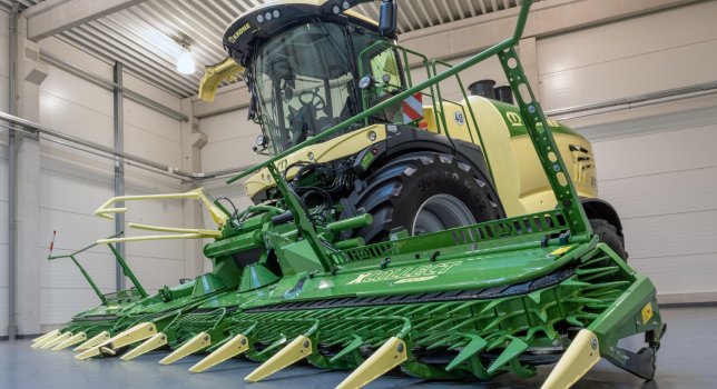 Krone XCollect je nový kukuřičný adaptér od Krone, který odděluje ...