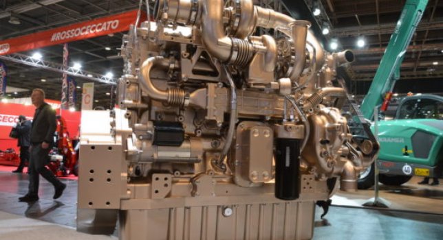 Nový motor John Deere je výrazně lehčí a výkonnější | Agroportal24h.cz