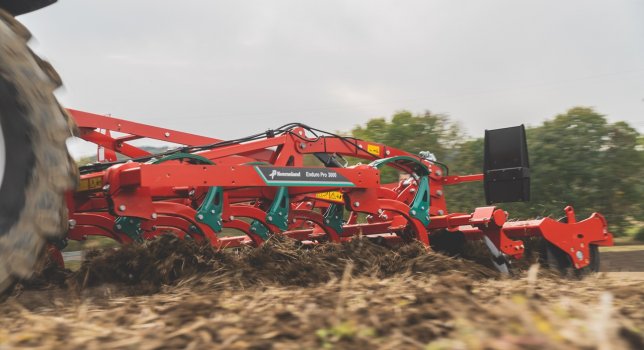 Prokypřit a zamíchat, Kverneland Enduro Pro má nejvyšší světlou výšku ...