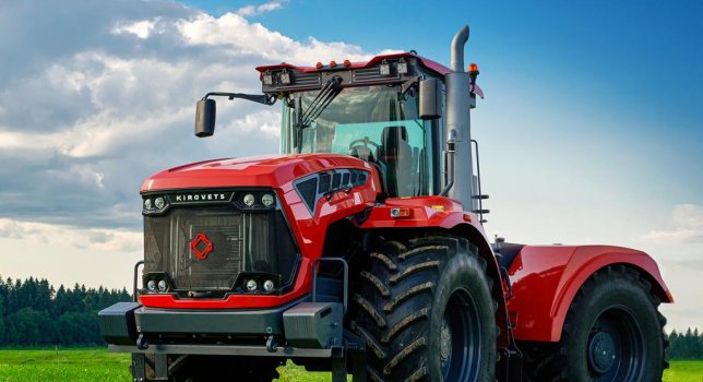 Kirovec plánuje vyrábět traktor o výkonu 600 koní. Vybaví ho ...