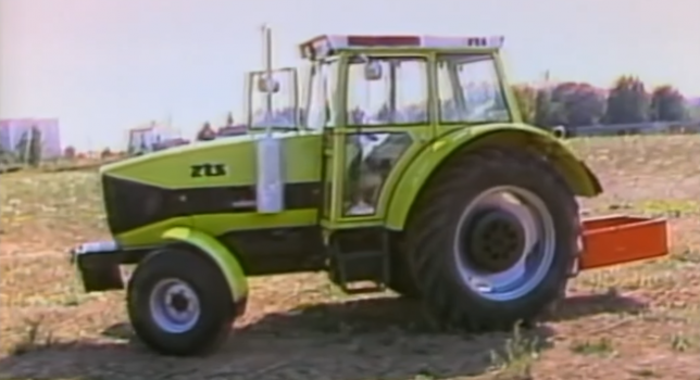 Na konci 80. let v Martině vznikl dálkově ovládaný traktor ZTS. Jeho ...