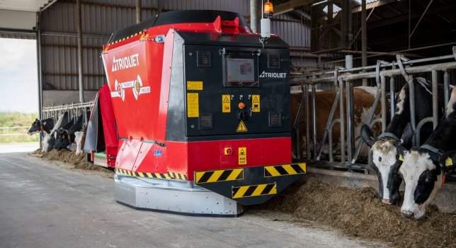 Robotické krmení Trioliet Triomatic slaví 15 let. První prodaný kus je ...