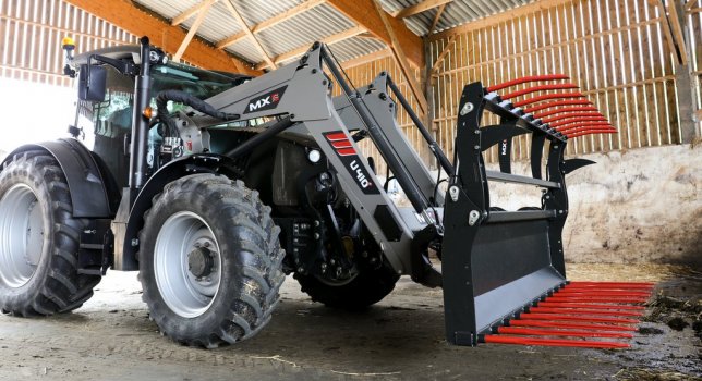 Za jediný rok poprvé vyrobeno přes 10 000 čelních nakladačů MX ...