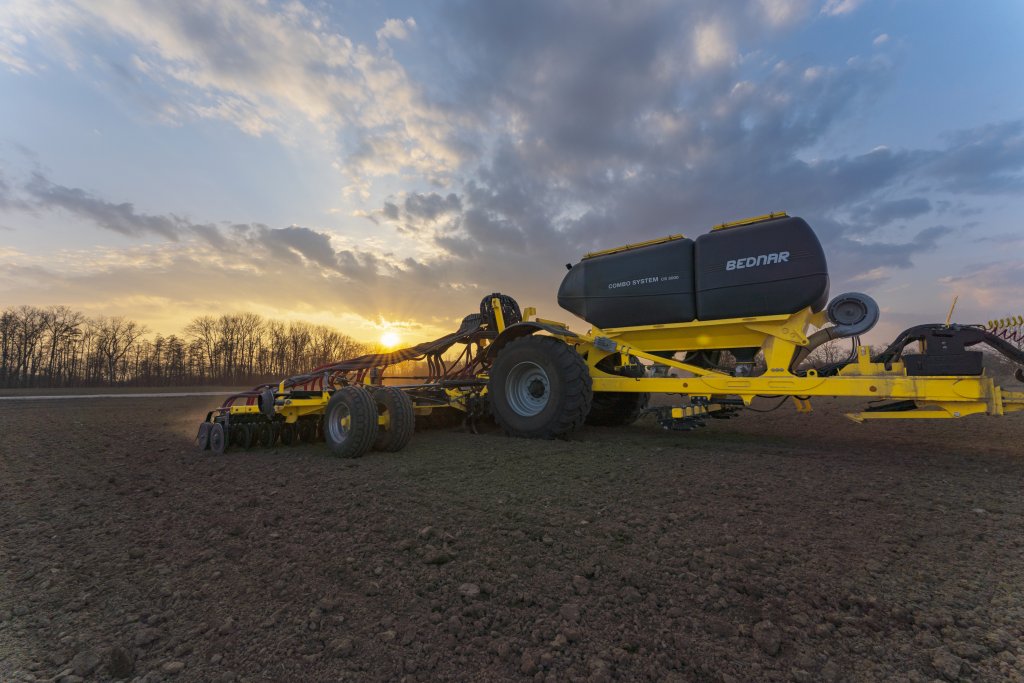 Secí lišta BEDNAR CORSA CN pro kvalitní porostů a velký výkon | Agroportal24h.cz