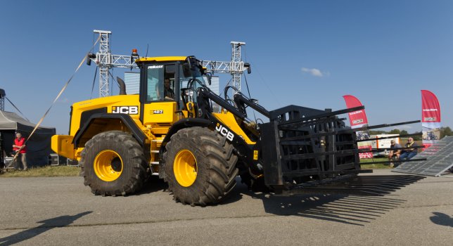 PEKASS oslavil 10 let spolupráce s JCB | Agroportal24h.cz