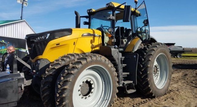 Fendt 1000 Vario pod značkou Challenger | Agroportal24h.cz